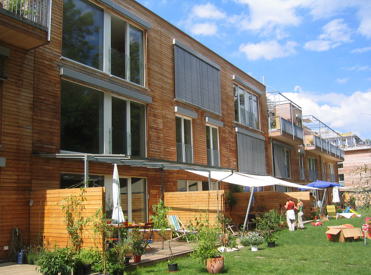 Uno straordinario esempio di cohousing ecosostenibile alle porte di ...