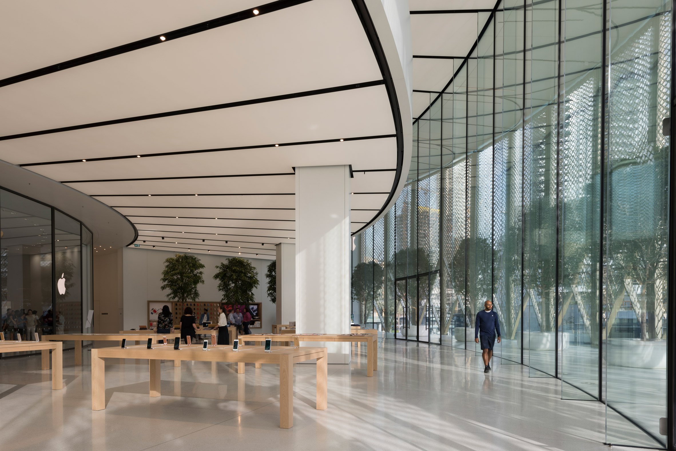 Il nuovo negozio di Apple a Dubai con "ali motorizzate" per proteggersi ...