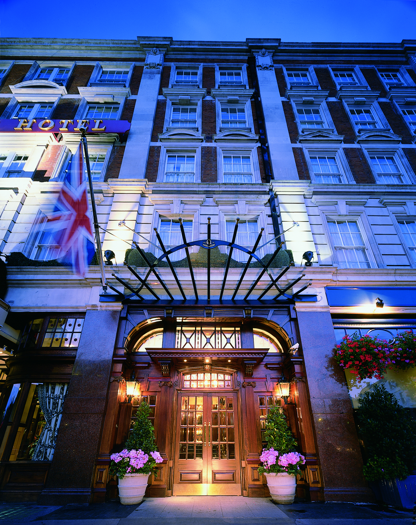 Un hotel inglese extralusso a due passi da Buckingham Palace ...