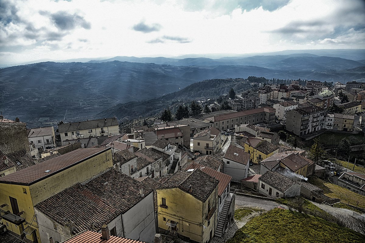 Acerenza, case a 1 euro — idealista/news