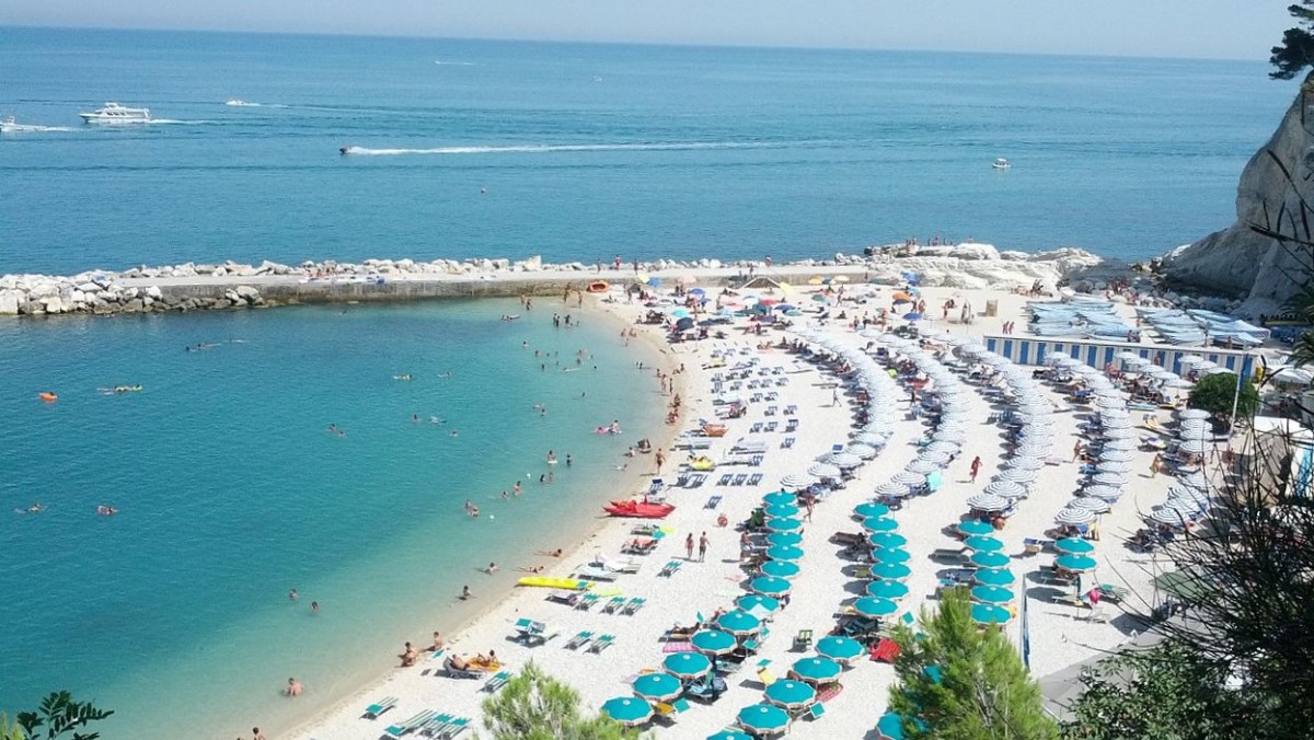 Cosa vedere a Sirolo: spiagge, centro storico e dintorni — idealista/news