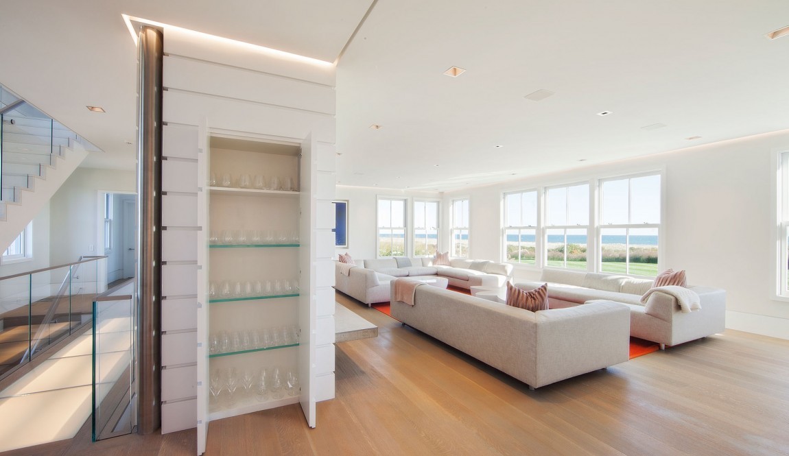 Case da sogno: un'abitazione sobria che nasconde interni colorati e ...