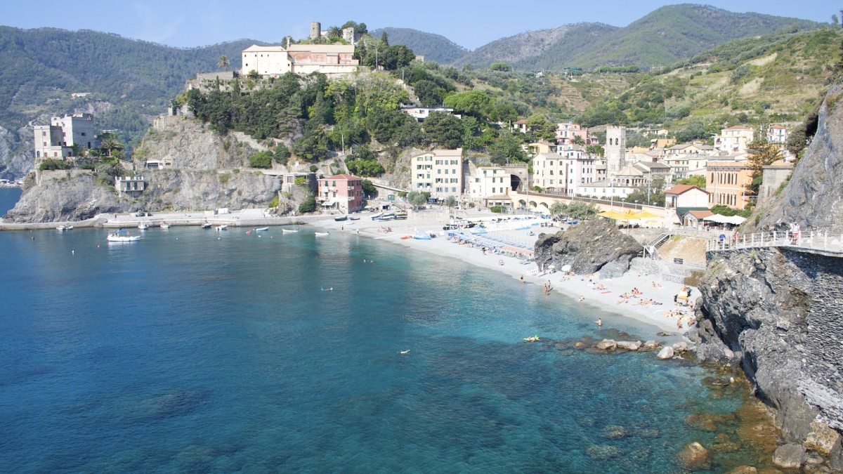 Statua del Gigante Monterosso: storia, spiaggia, come arrivare ...