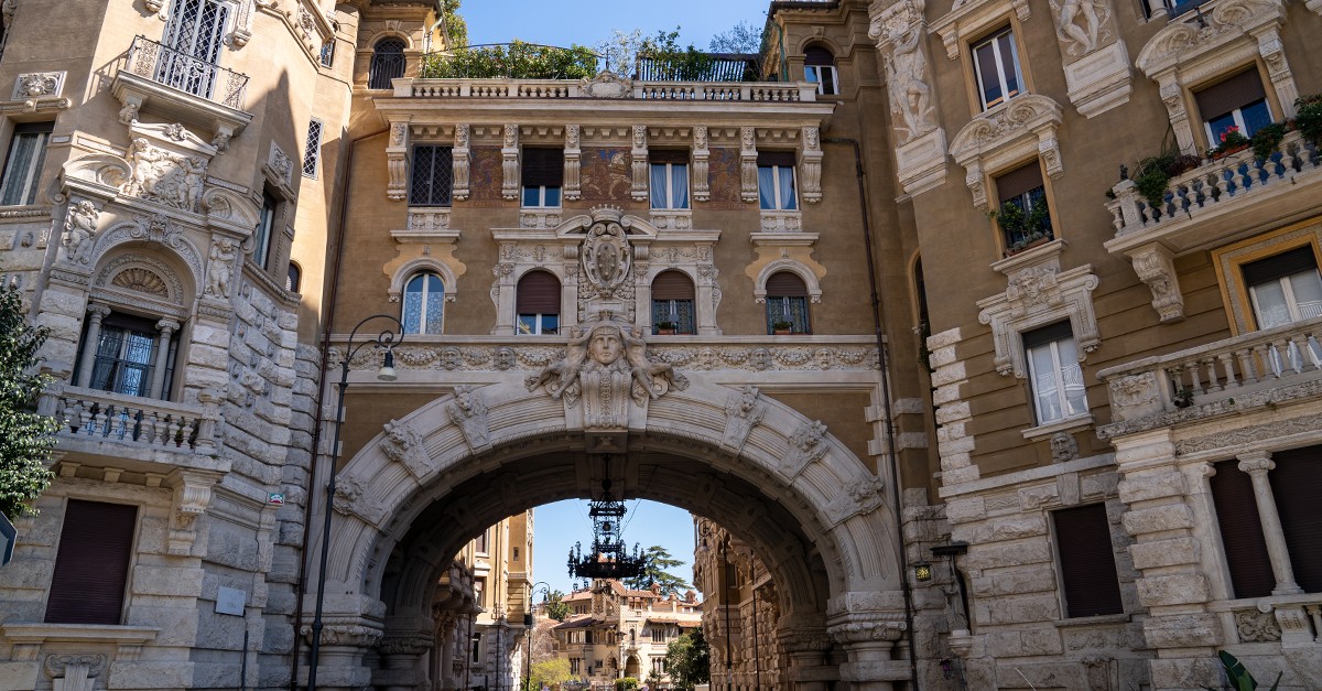 Nel cuore del quartiere Coppedè a Roma tra storia, segreti e curiosità ...