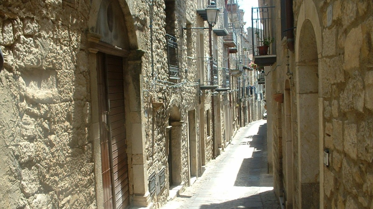 Vivere a Gangi: migliori zone, prezzo case, pro e contro — idealista/news