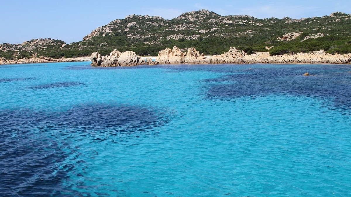 Isola di Budelli: come raggiungerla e i divieti della Spiaggia Rosa ...