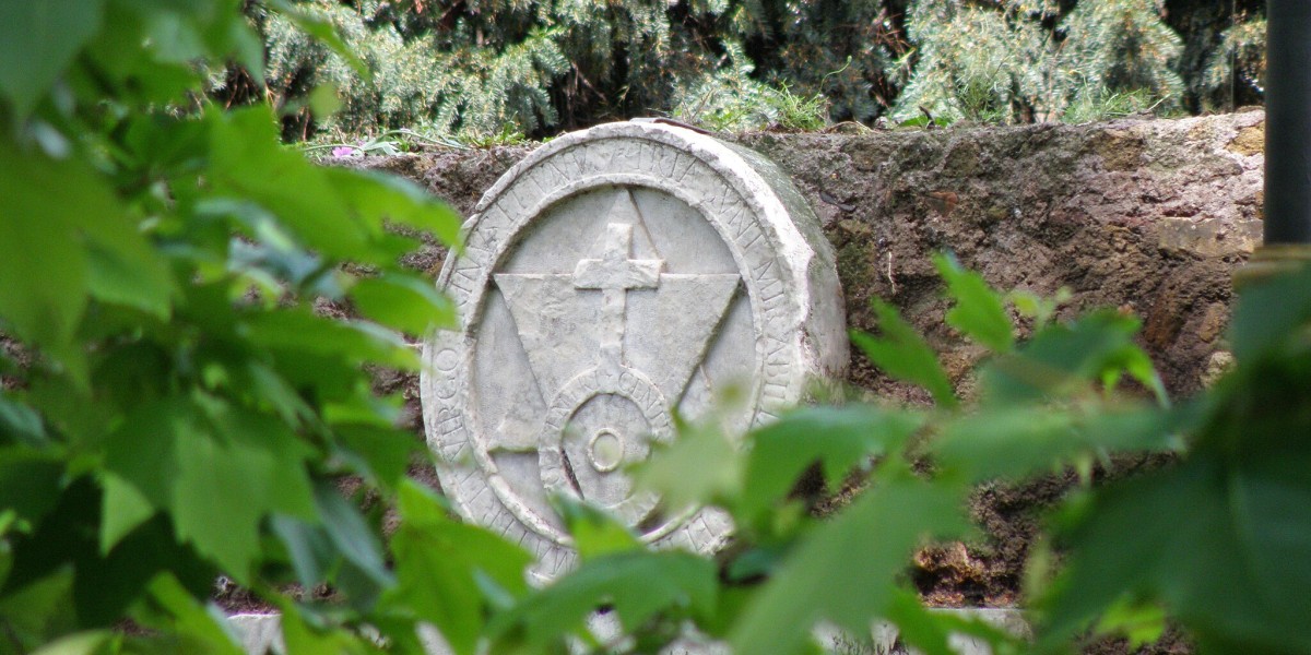 La Porta Magica a Roma: dove si trova e cosa significa — idealista/news