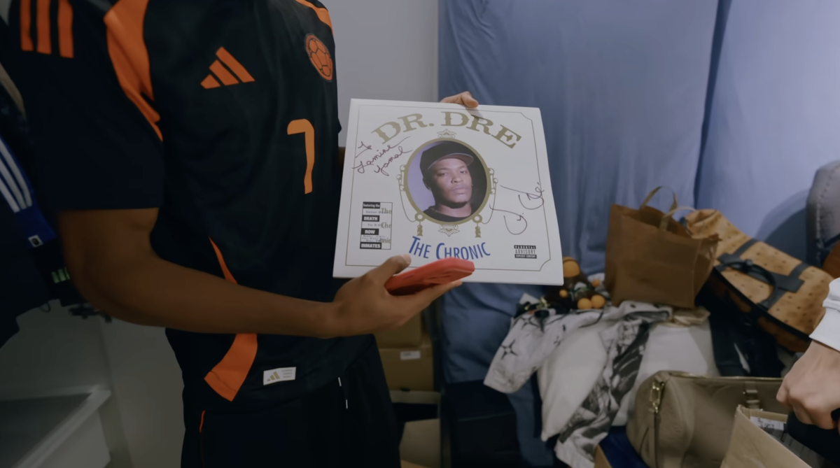 Lamine Yamal fa il suo esordio da "youtuber" e il suo "house tour ...