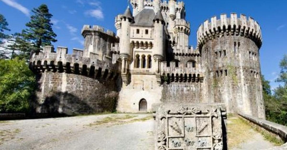 Nei paesi baschi all'asta il castello di butrón per 3,5 milioni di euro ...
