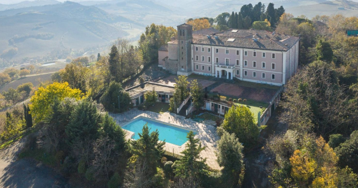 In vendita per 4,7 milioni di euro un resort sulle colline bolognesi ...