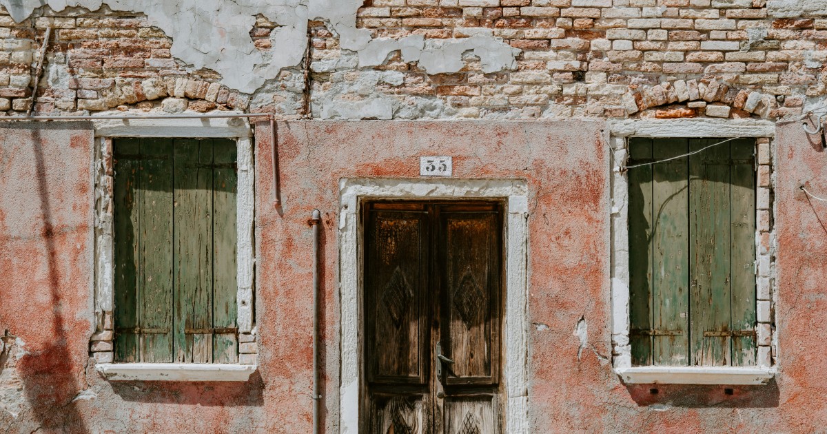 Costs to renovate a house in Italy in 2026 — idealista/news